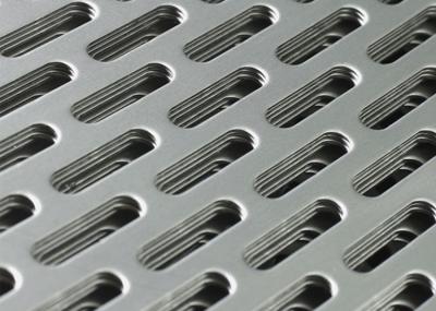 China 50mm Hole 0.5mm Width Perforated Wire Mesh Metal Screens Customized For Building Facade for sale