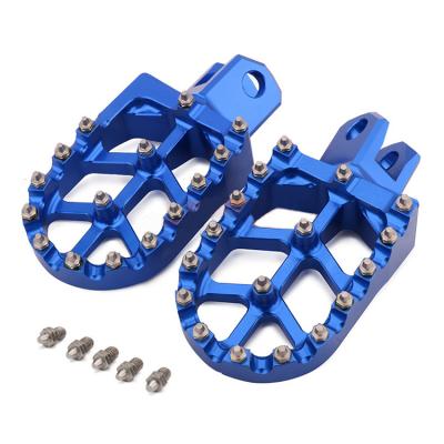 China Precision CNC Motorcycle Foot Pegs for Suzuki RMZ125 RMZ250 RMX250 DRZ400 Sample Make for sale
