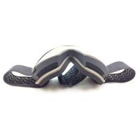 China Custom Winter Sports Adults Ski Goggles with Anti-Fog Magnetic Lens and Customized Color for sale
