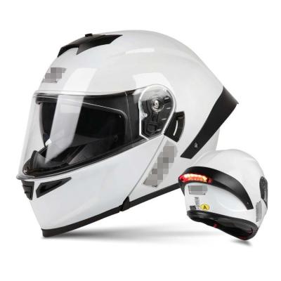 China Head Safety Protection with Custom DOT Approved Flip Up Motorcycle Helmets and Lights for sale