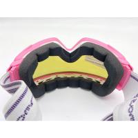 China Pink Polycarbonate Magnetic Ski Goggles with Magnetic Scratch-Resistant Lens for sale