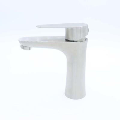 China SUS 304 Stainless Steel Kitchen Faucet Hot Cold Water Mixer 15cm Deck Mounted for sale