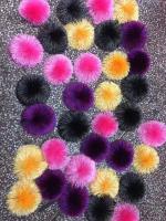 China Experience Warp Knitting Like Never Before with 5000PCS/HOUR Key Chain Pompom Machine for sale