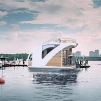 China 6 People 6.2m Length Houseboat Pontoon Boat For Yacht Enthusiasts for sale