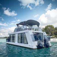 China 16 Person Capacity Aluminum Boat House With 4.0mm Tube Thickness for sale