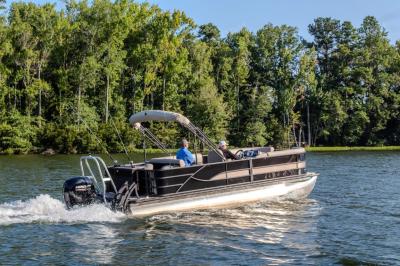 China Single Layer Pontoon Boat 25-30FT Max Horsepower 150HP Under Seat Storage Seagrass/EVA Floor Perfect for Your Boating Needs for sale