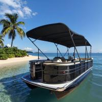China OEM Design Aluminum Material 21ft Pontoon Boat For 7-9 Person Enjoyable Ride for sale