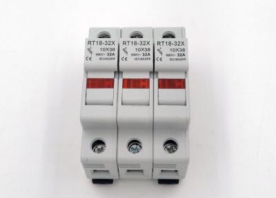 China 32A 3 Pole Fuse And Fuse Holder White Electric Low Voltage Usage Protect PV Panels for sale