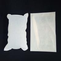 China 16 Cubes Non-Toxic Reusable Ice Pack For Food PE Material 1000g After Absorbed Water for sale