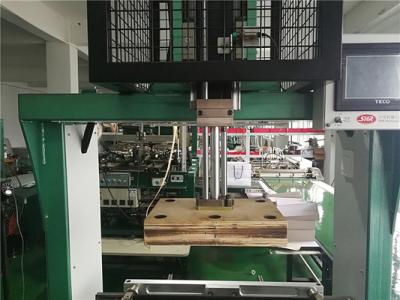 China Cardboard Rigid Box Stapling Machine / PLC Control Machine High Efficiency for sale