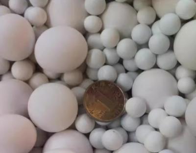 China Catalyst Porous Alumina Milling Media Beads Ceramic Grinding Balls for sale