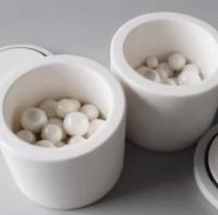 China Zirconia ball milling jars for laboratory use, custom made 95 zirconium beads ranging from 50ml to 3000ml for sale