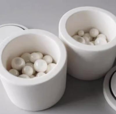 China Zirconia ball milling jars for laboratory use, custom made 95 zirconium beads ranging from 50ml to 3000ml for sale