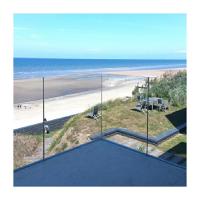 China High Quality Balcony Design Aluminum Handrail Glass Railing U Channel Clamp for sale