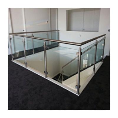 China Ultra white glass handrail concrete patio railing safty glass decorative railing for sale
