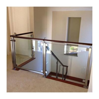 China EN12543 glass railings patio balustrade ultra white glass metal porch railing for sale