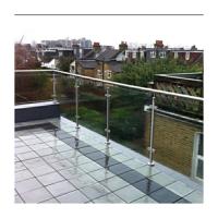 China Blue tinted glass banister roof deck railing design stainless post and glass railing for sale