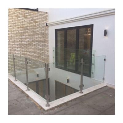 China Led designed glass banister roof terrace glass balustrade railing section for sale