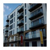 China Ultra White Balustrade Glass Railing Handrail Timber Balcony Scenic Glass Fencing for sale