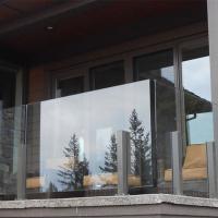 China Aluminum deck railing systems glass railing indoor model balcony aluminum u glass railing for sale