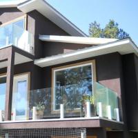 China Double picket aluminum fence cost of glass balustrade design aluminium railing with glass for sale