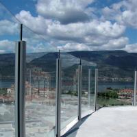 China Freedom aluminum railing tempered glass panels for decks supplier aluminum extrusion profile for glass railing for sale