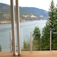 China Modern Glass Aluminium Balcony Railing Terrace Glass Railing Fence On Slope for sale