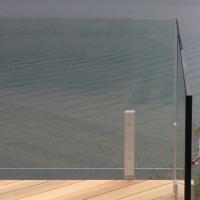 China Poolside Aluminum Glass Railing Safety Modern Frameless Glass Railings for sale