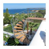 China Solid timber steps curved staircase modern Sudan curved deck stairway designs for sale