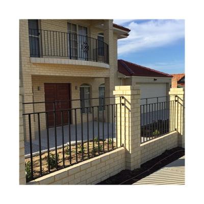 China High Quality  Steel Residential Security Palisade Fence Metal Curved Fence Portable Pickets Wrought Iron Site Fencing for sale