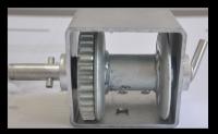 China Bolt On Zinc Plated Car Trailer Hand Winch 1500 lbs Capacity for Camper Trailer for sale
