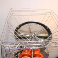 China Commercial Automatic Green Lemon Automatic Orange Juicer Machine , Juice Extractor for sale
