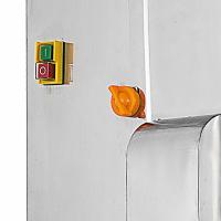 China Auto Feed Orange Squeezer Juicer Juice Extractor Machine Anti - Rust for sale