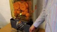 China Store Commercial Orange Juicer Machine , Stainless Steel Orange Squeezer Automatic Juicer for sale