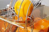 China Automatic Commercial Orange Juicer Machine Transparent Cover for sale