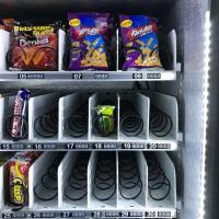 China 24 Hours Wifi Self Service Shop Retail Vending Machine Touchscreen Automated for sale