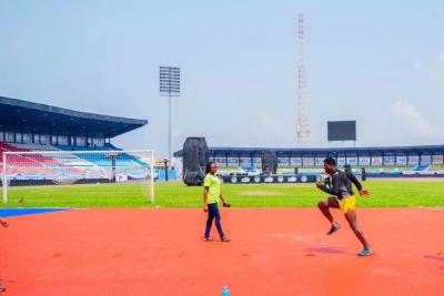 China Athletic Running Track With 8m Width And 6mm Thickness Perfect For Sports Facilities for sale