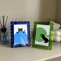 China Colorful Wavy Acrylic Photo Frame Stand, Transparent Magnetic Decorative Frame for Displaying Polaroid Photos and Postcards for sale