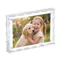 China Textured Water Ripple Acrylic Magnetic Photo Frame, Clear Ice Pattern Floating Picture Frame for Desk Tabletop Display for sale