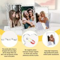 China Wavy Scalloped Edge Acrylic Magnetic Photo Frame, Double Sided Floating Clear Picture Frame, Horizontal & Vertical Tabletop Display Frame for Family Wedding Photos for sale