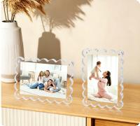 China Wavy Scalloped Edge Acrylic Magnetic Photo Frame, Double Sided Floating Clear Picture Frame, Horizontal & Vertical Tabletop Display Frame for Family Wedding Photos for sale