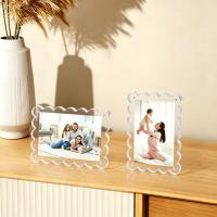 China Wavy Scalloped Edge Acrylic Magnetic Photo Frame, Double Sided Floating Clear Picture Frame, Horizontal & Vertical Tabletop Display Frame for Family Wedding Photos for sale