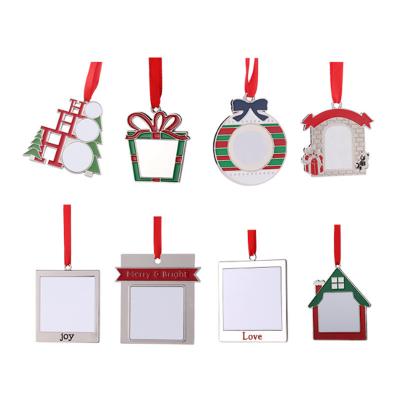 China Sublimation Christmas Hanging Ornaments Metal Pendant For Christmas Tree Decoration for sale