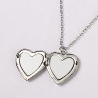 China Valentine's Day Stainless Steel Jewelry Memory Picture Love Heart Locket Pendant Sublimation Photo Locket Necklace for sale