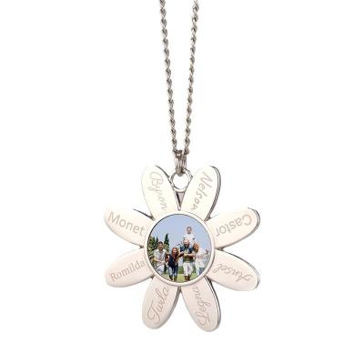China Sunflower Necklaces Custom Engraved 8 Names Family Sublimation Photo Sunflower Necklace for sale