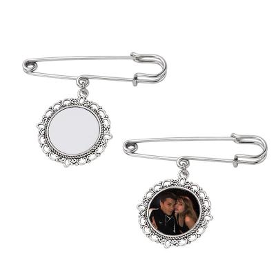China Diy Custom Sublimation Photo Pins Brooches With Blank Round Metal Discs For Women for sale