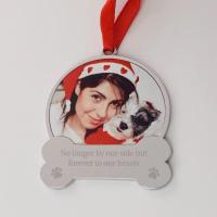 China Custom Christmas Tree Ornaments Dog Sublimation Pendant Pet Memorial Christmas Ornaments With Laser Engraving Text for sale