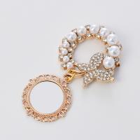 China Sublimation Butterfly Pearl Photo Brooch For Wedding Bouquet Memorial Charm Chic Eye Catching Wedding Picture Frame Brooch for sale