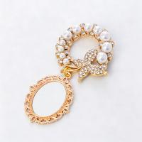 China Sublimation Butterfly Pearl Photo Brooch For Wedding Bouquet Memorial Charm Chic Eye Catching Wedding Picture Frame Brooch for sale