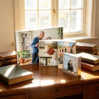 China Home Decor Various Sizes Sublimation Aluminum Photo Frame Custom Metal Frames for sale
